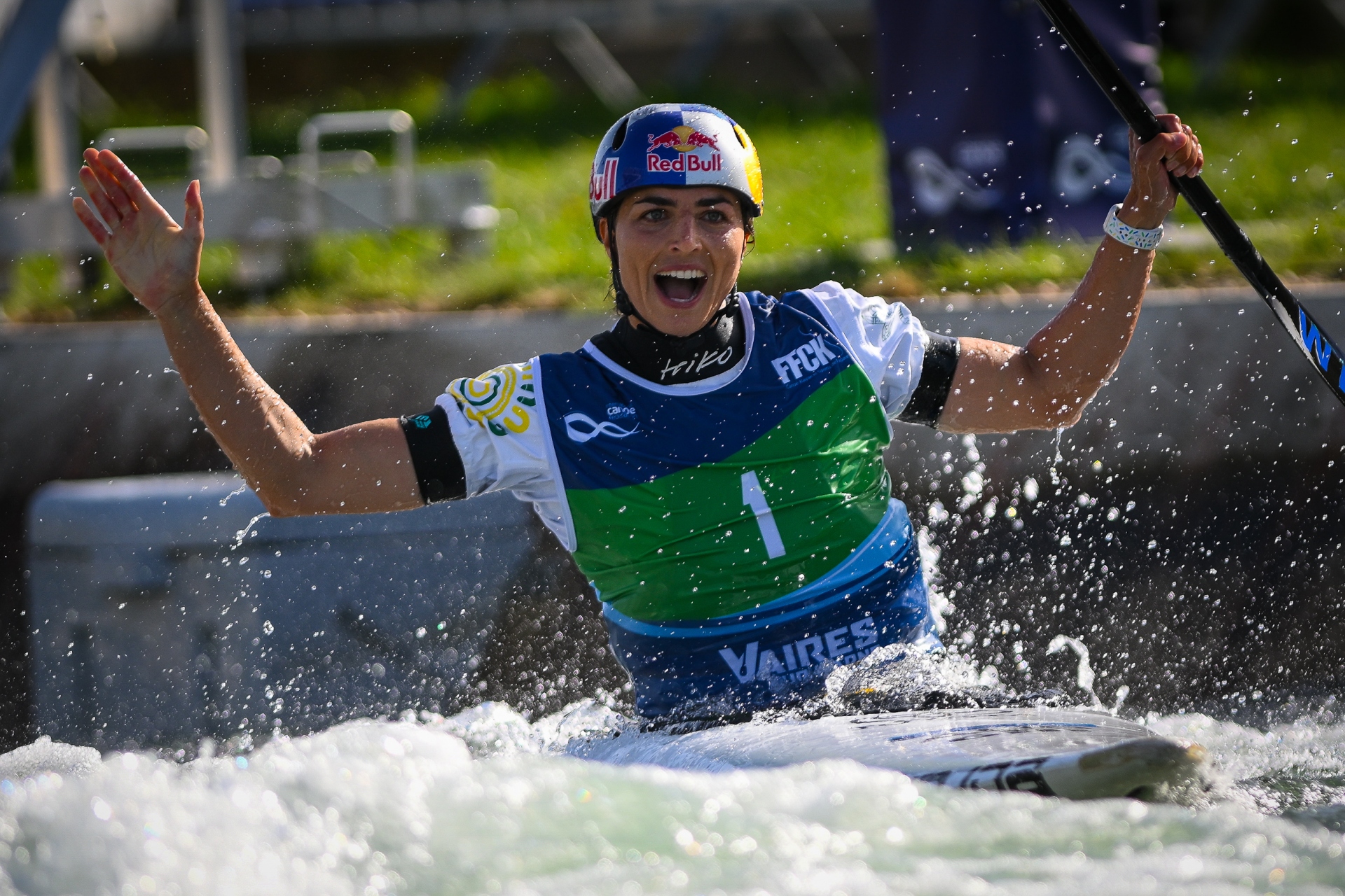 Fox too hard to catch as Castryck delights French fans | ICF - Planet Canoe
