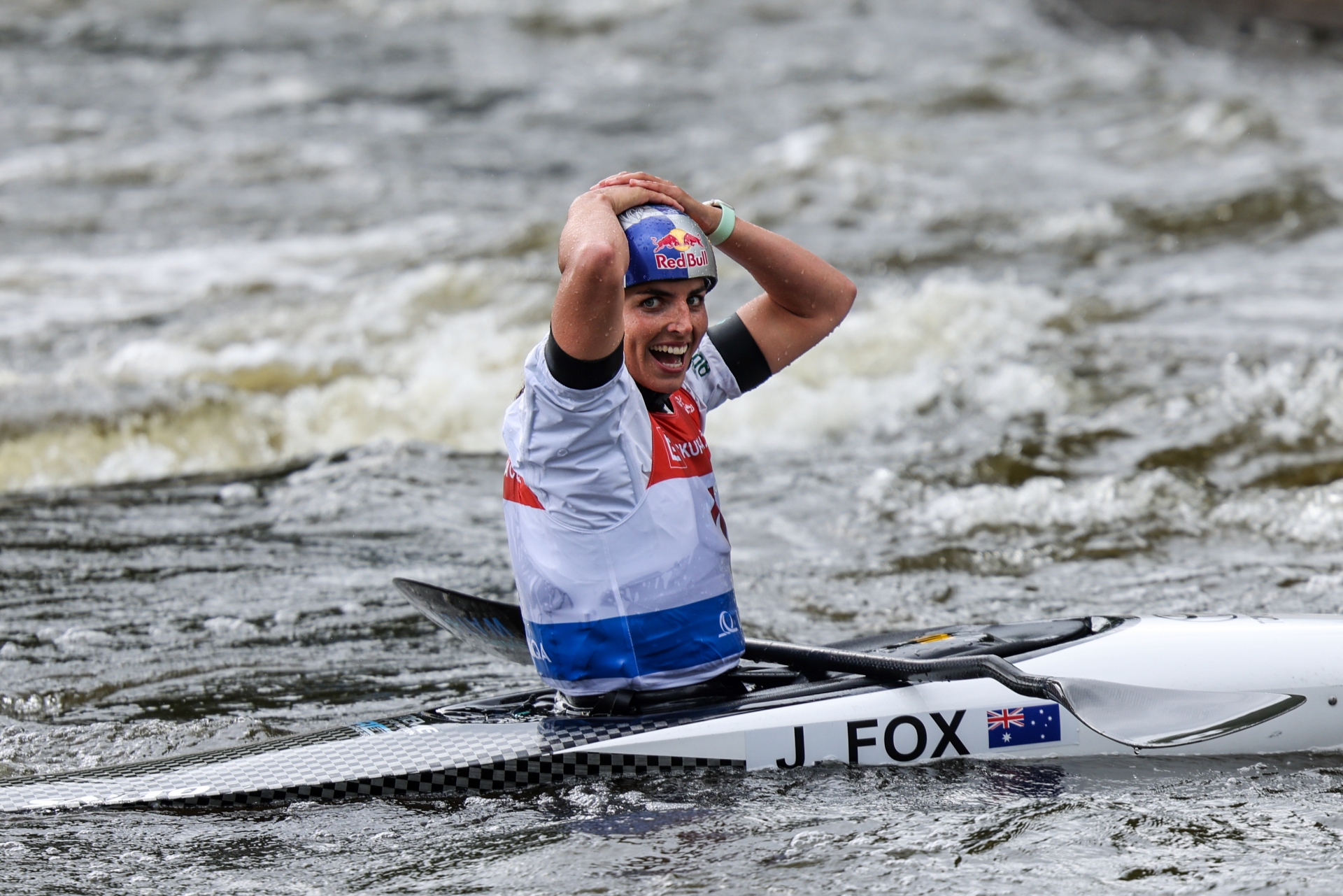 Prskavec and Fox on a golden run in Prague | ICF - Planet Canoe